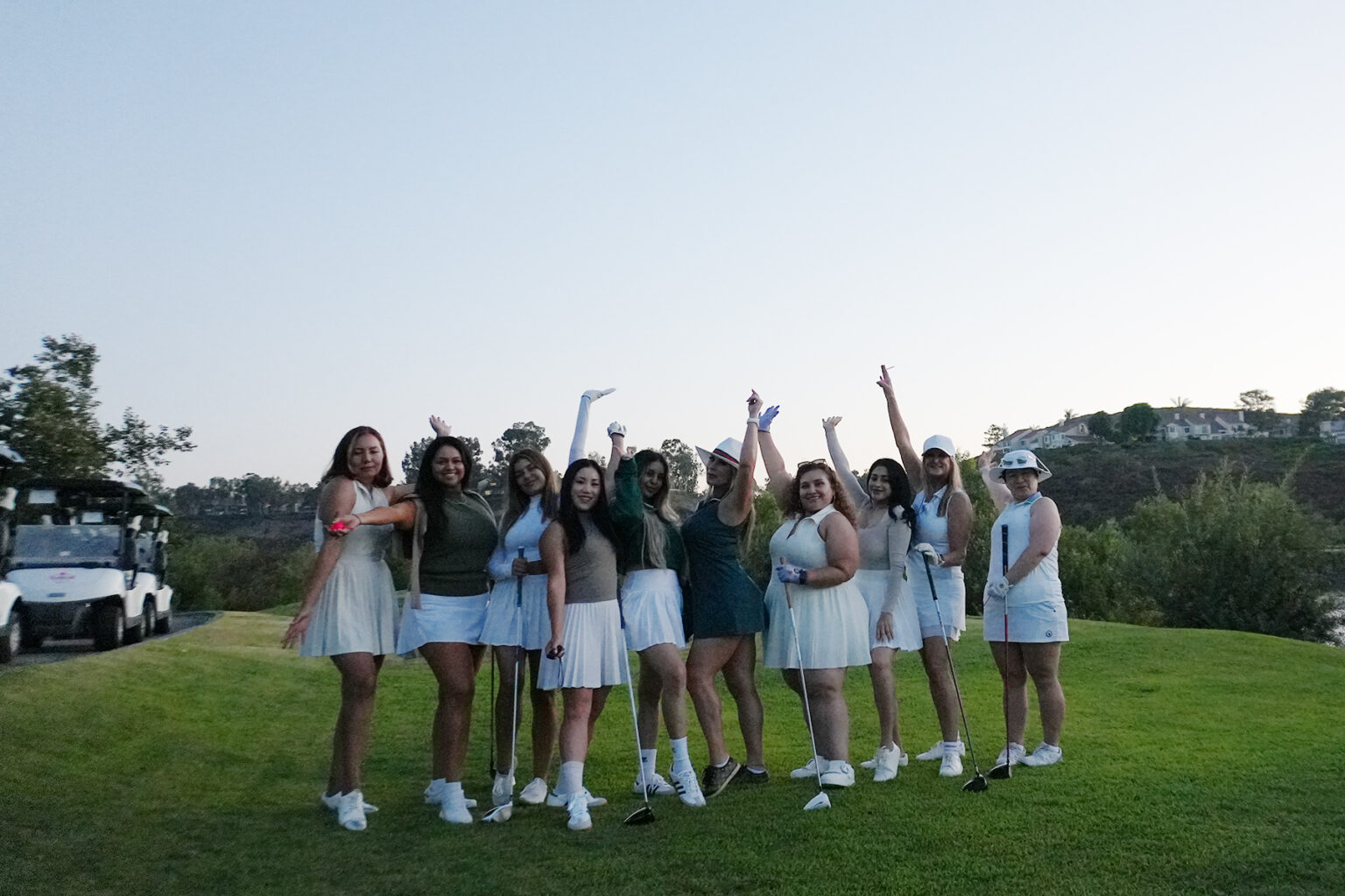The Ultimate Women's Beginner Golf Guide • Cold Brew Vibes • Los ...